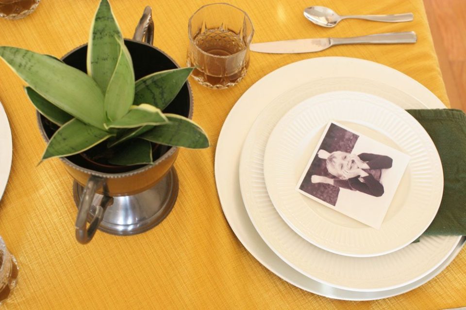 Simple Thanksgiving Table Setting with Family Photos – Craftivity Designs