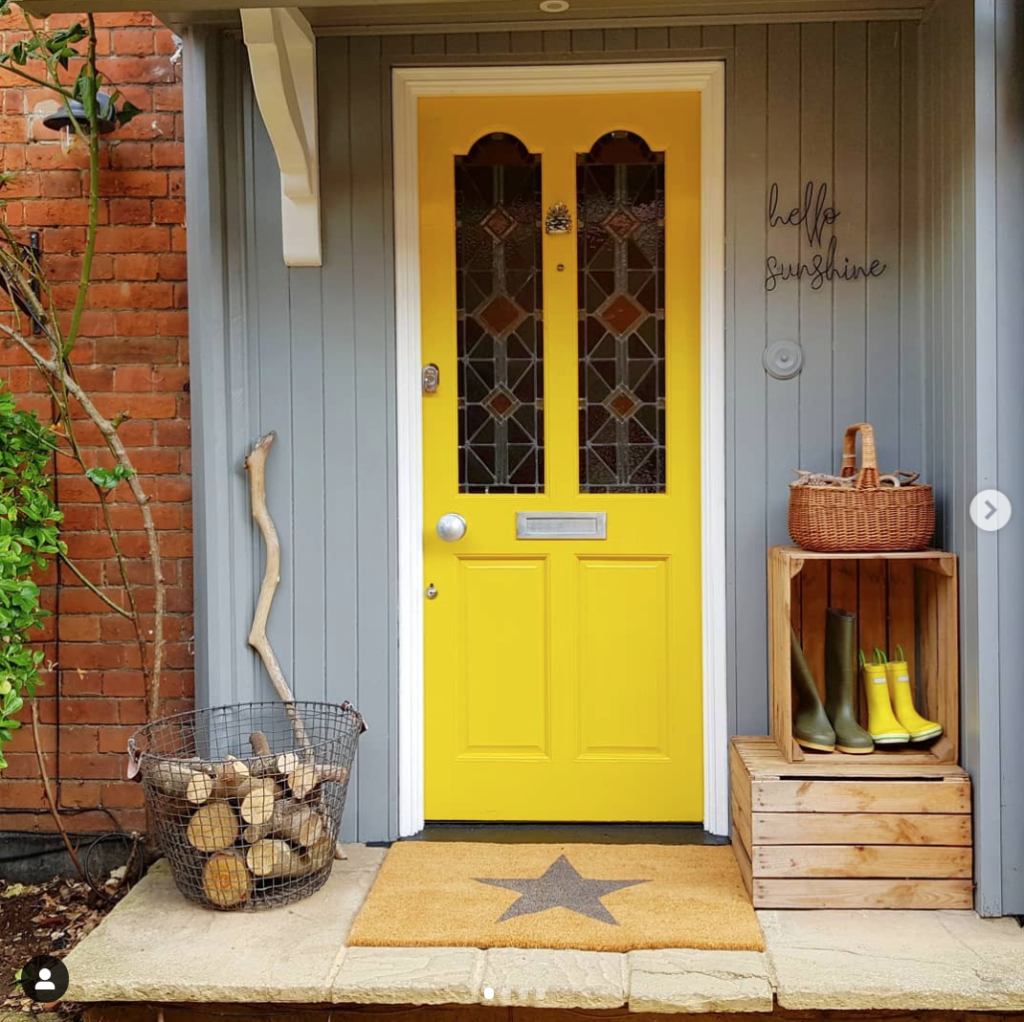 20+ Homes with Yellow Front Doors – Craftivity Designs
