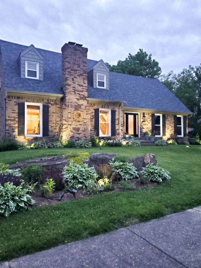 9 Solar Landscape Lighting Ideas to Highlight your Home's Exterior on a ...