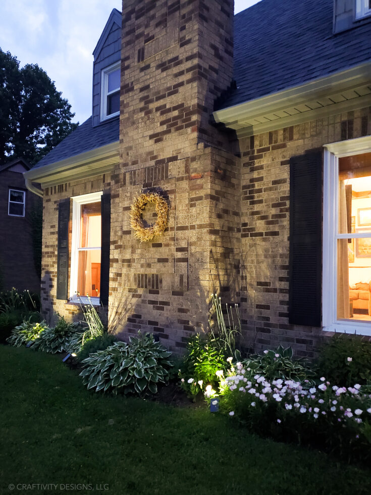 9 Solar Landscape Lighting Ideas to Highlight your Home's Exterior on a ...
